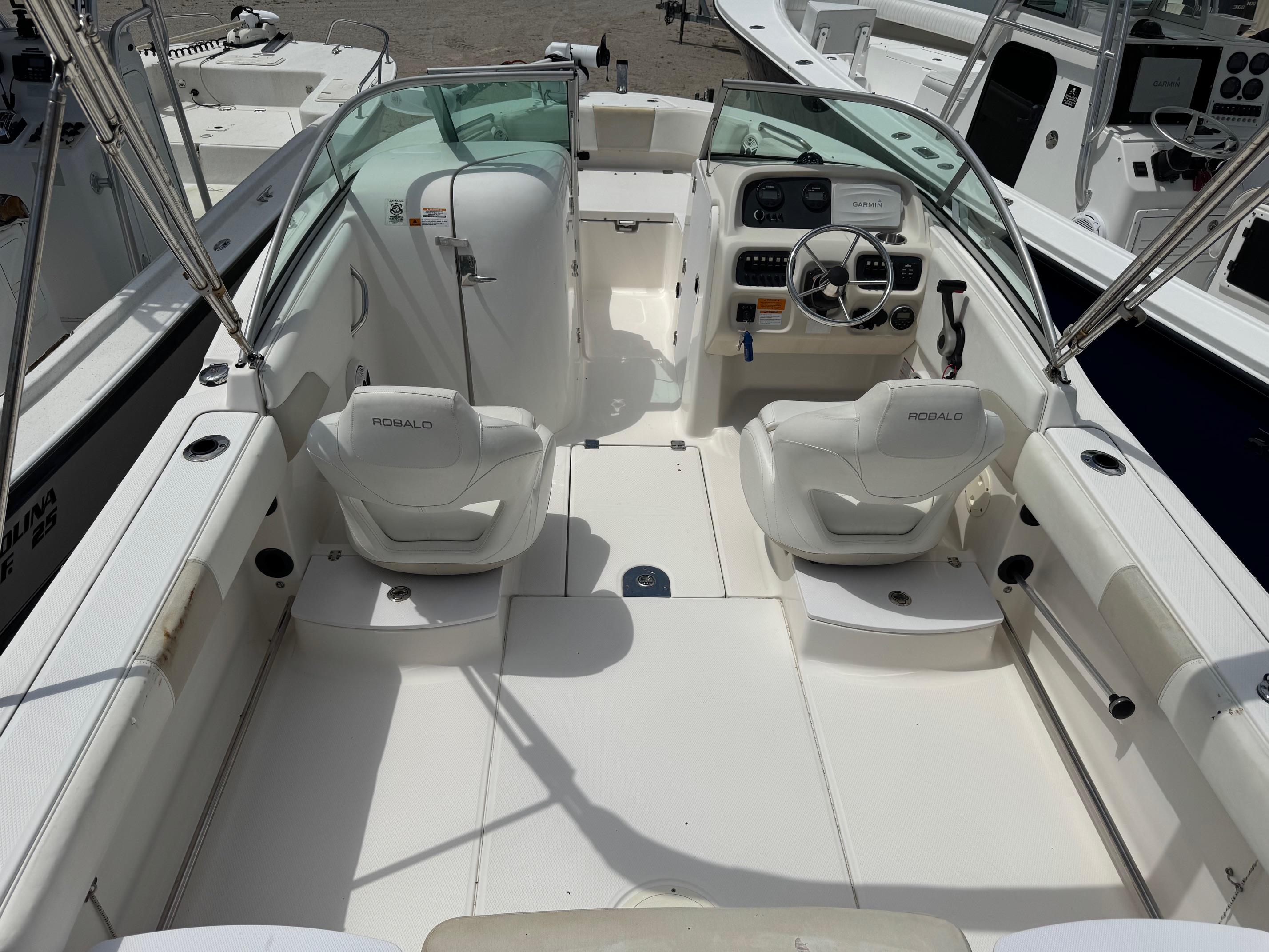Used 2014 Robalo R207 Boat for Sale | Anglers Marine