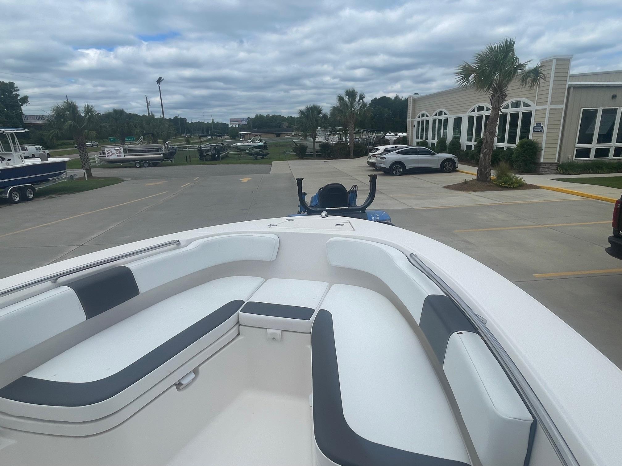 Used 2018 Robalo R200 Boat for Sale | Anglers Marine