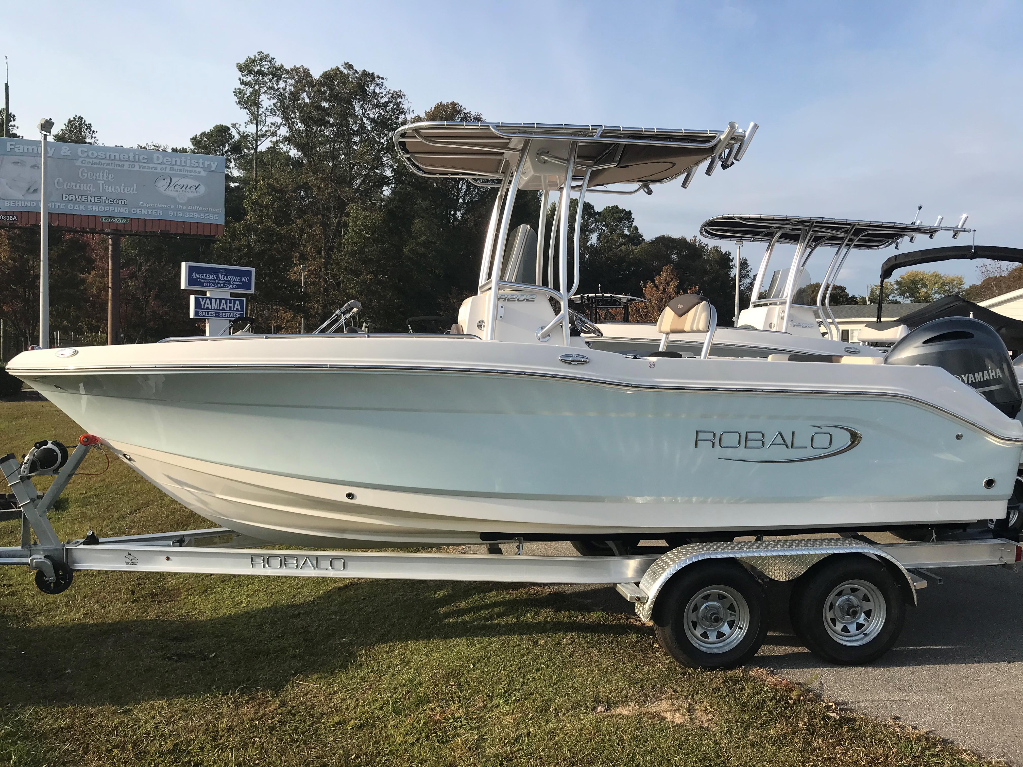 2019 Robalo R202 EX #Y0191 For Sale In NC - Angler's Marine - 910-755-7900