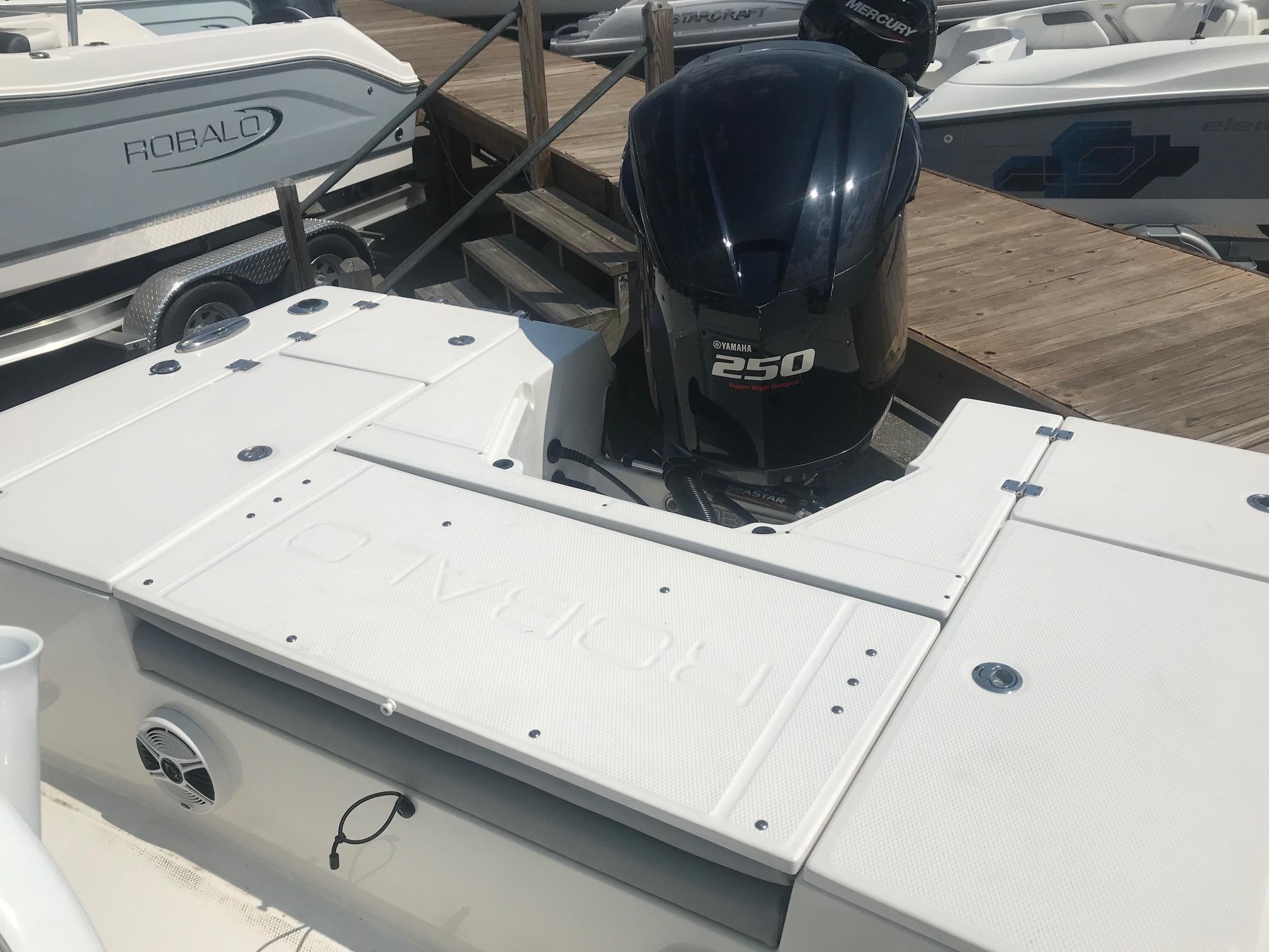 2020 Robalo 246 Cayman Seafoam/White #K0112 (CLAYTON) For Sale In NC ...
