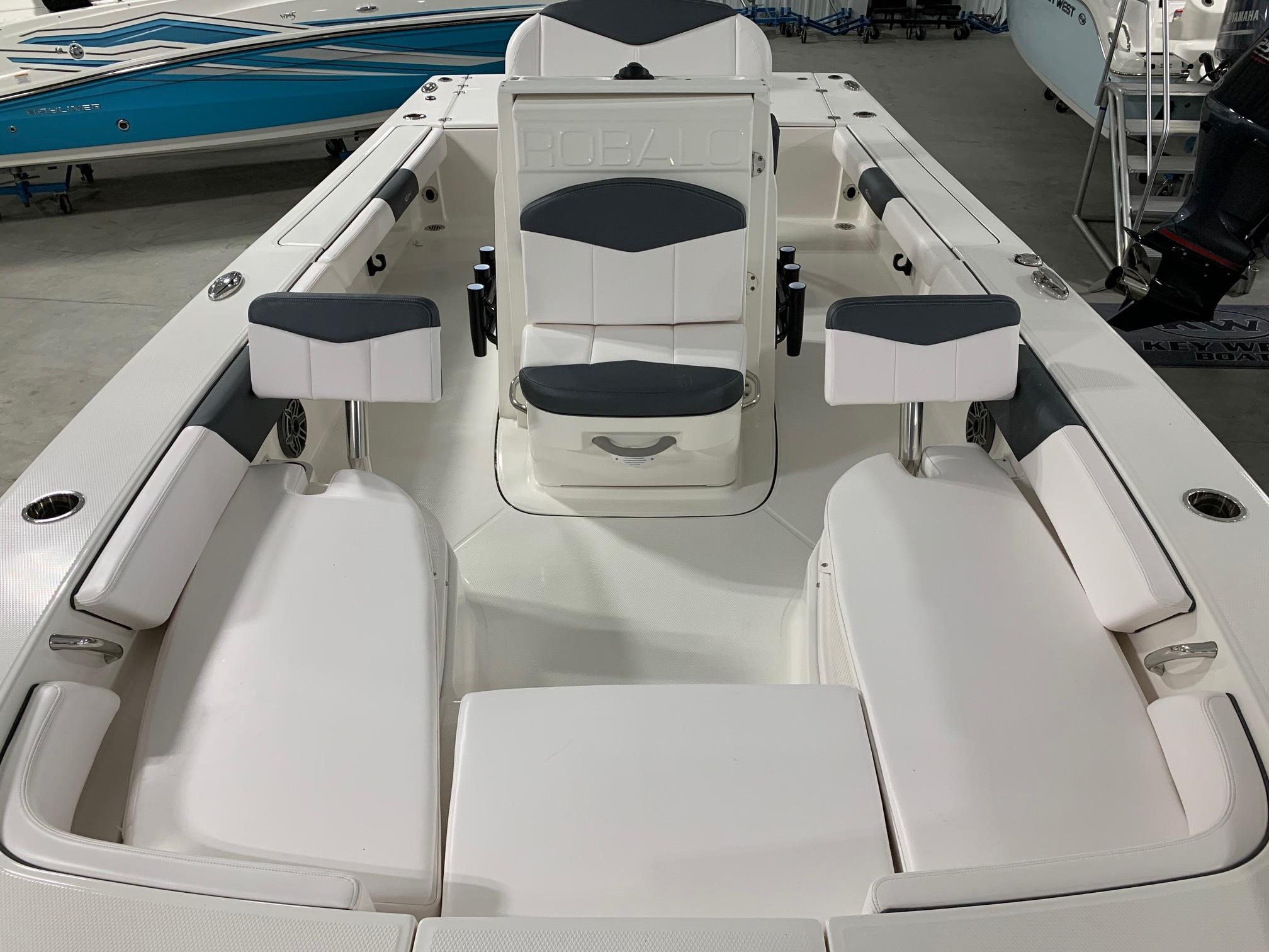 2020 Robalo 246 Cayman Deepwater Black #K0217 For Sale In NC - Angler's ...