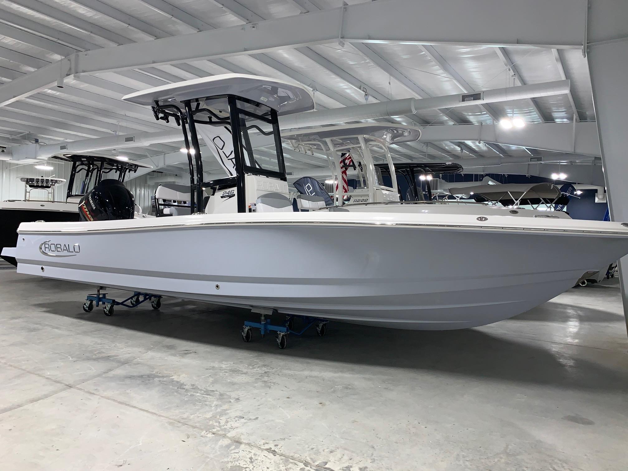2021 Robalo 246 Cayman Alloy Gray For Sale In NC - Angler's Marine ...