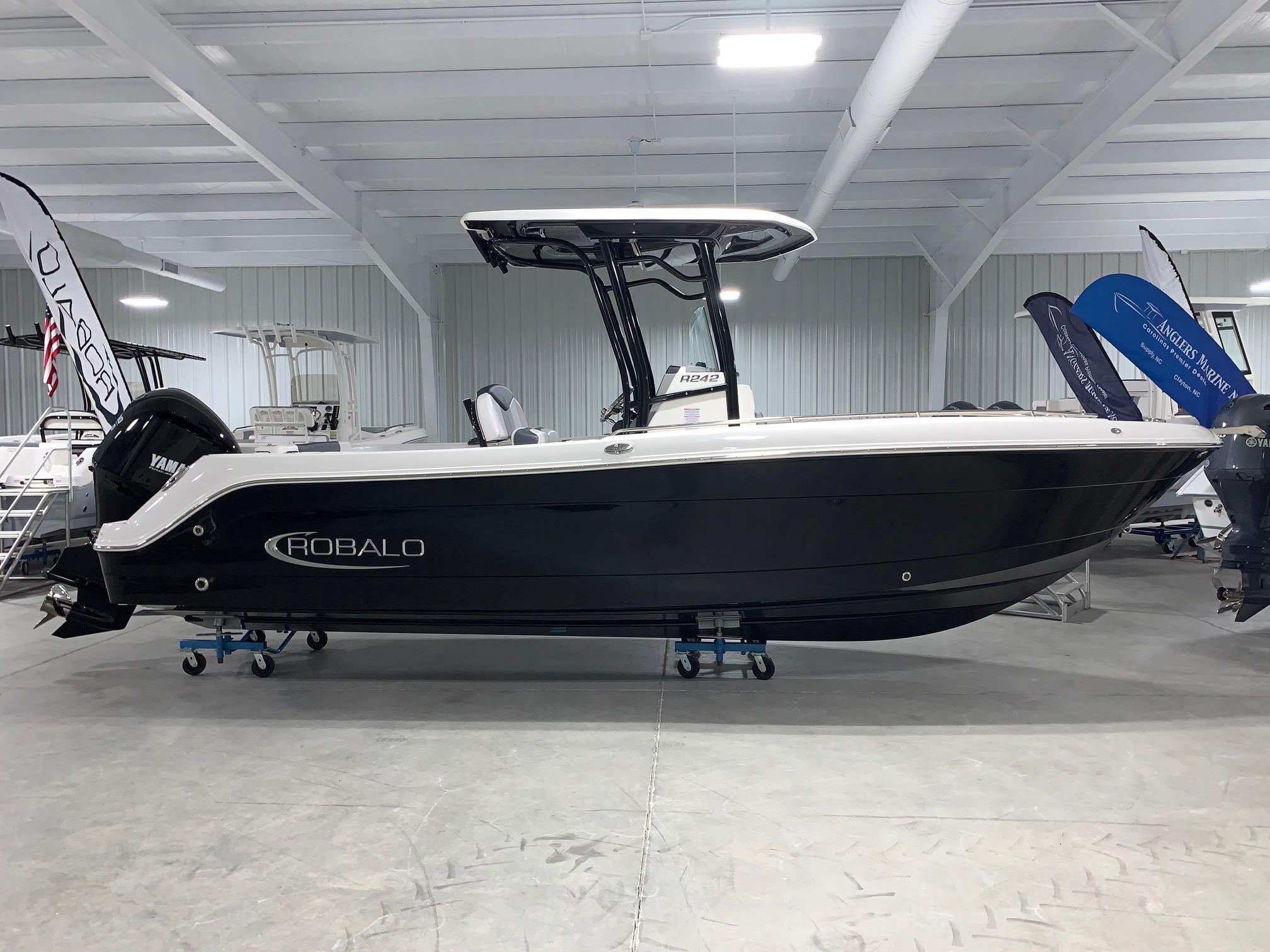 2021 Robalo R242 Explorer Deepwater Black For Sale In NC - Angler's ...