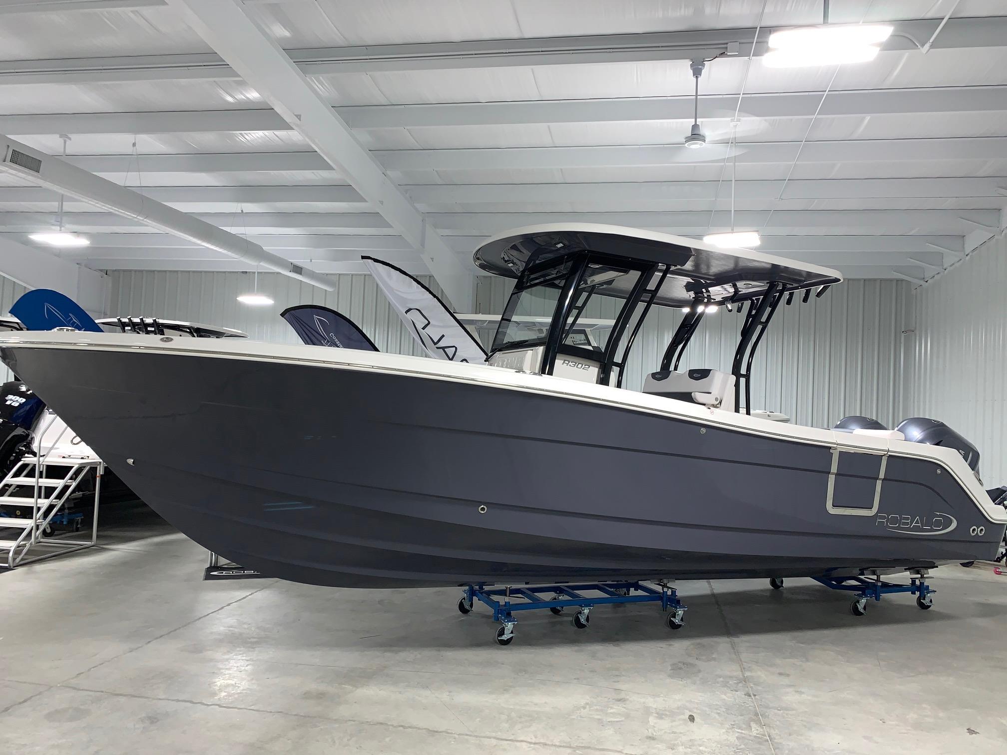 2021 Robalo R302 Shark Gray For Sale In NC - Angler's Marine - 910-755-7900