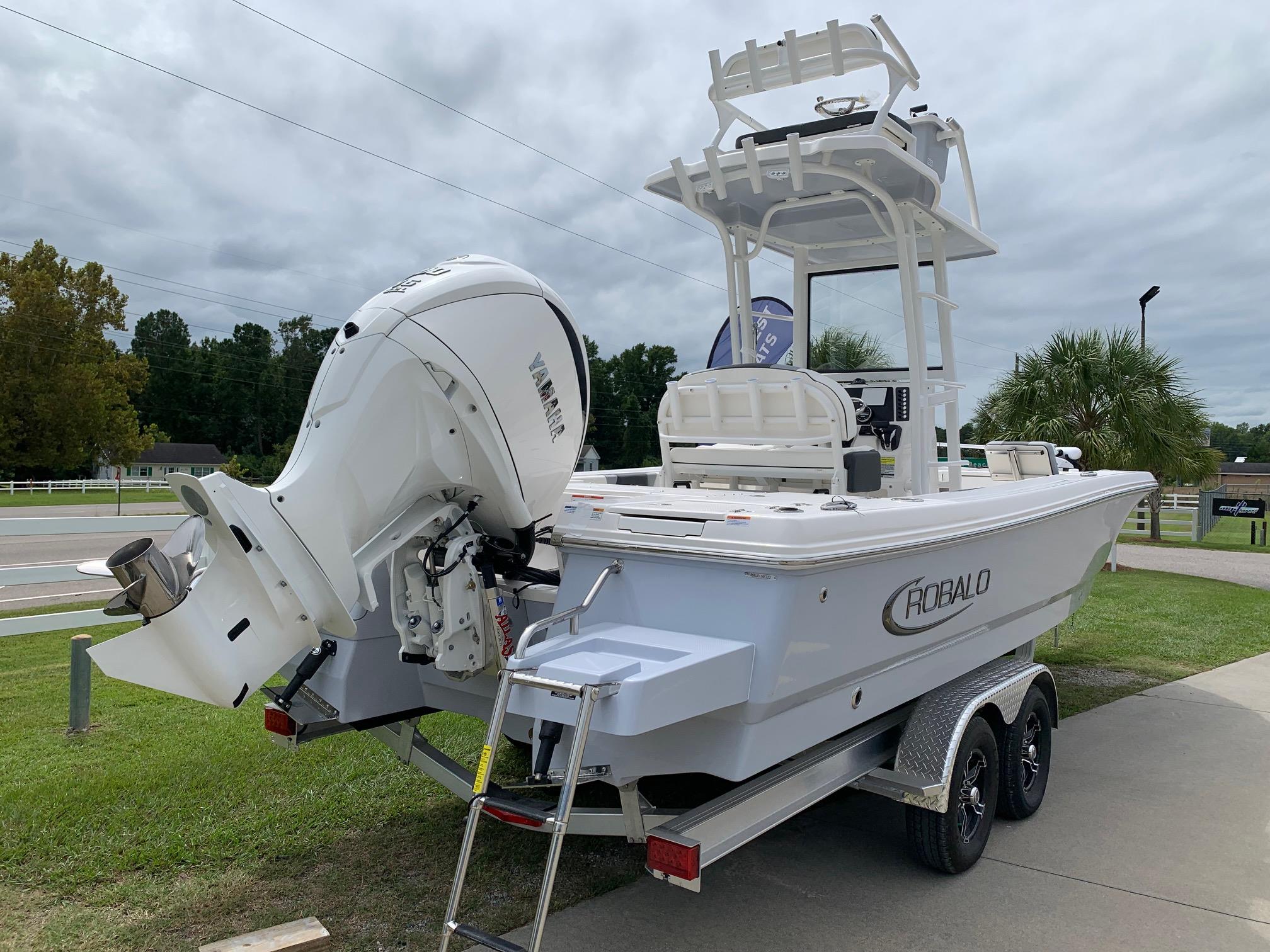 2023 Robalo 246 Cayman Sky Deck Alloy Gray For Sale In NC - Angler's ...