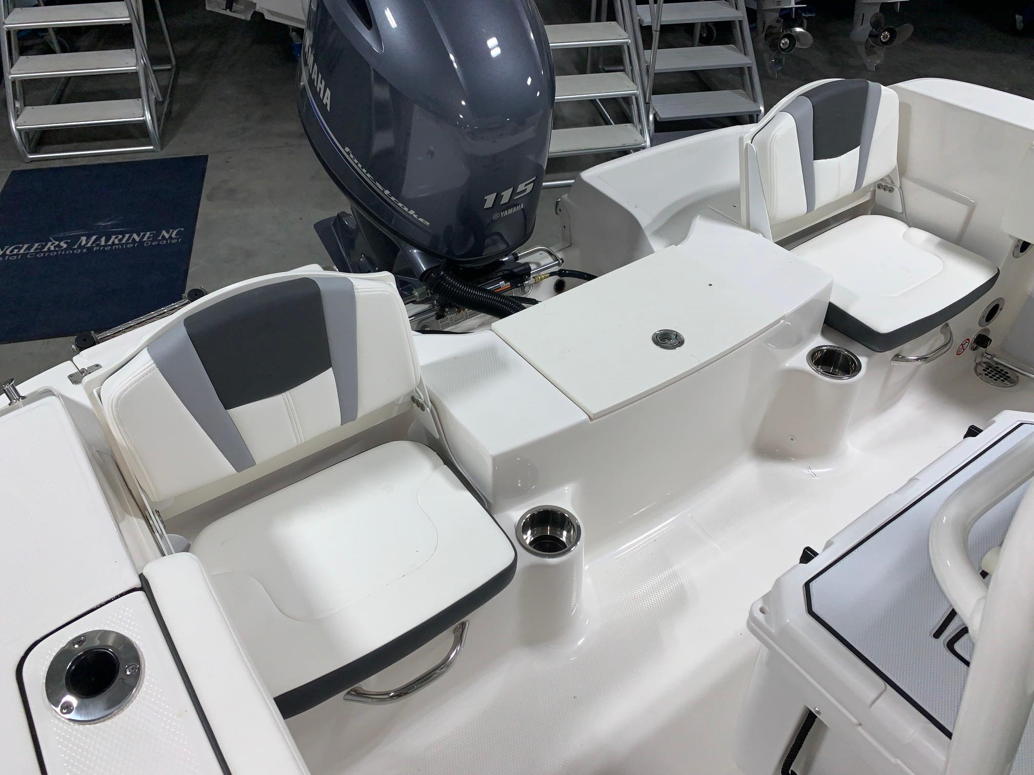 New 2025 Robalo R180 Alloy Gray Boat for Sale | Anglers Marine
