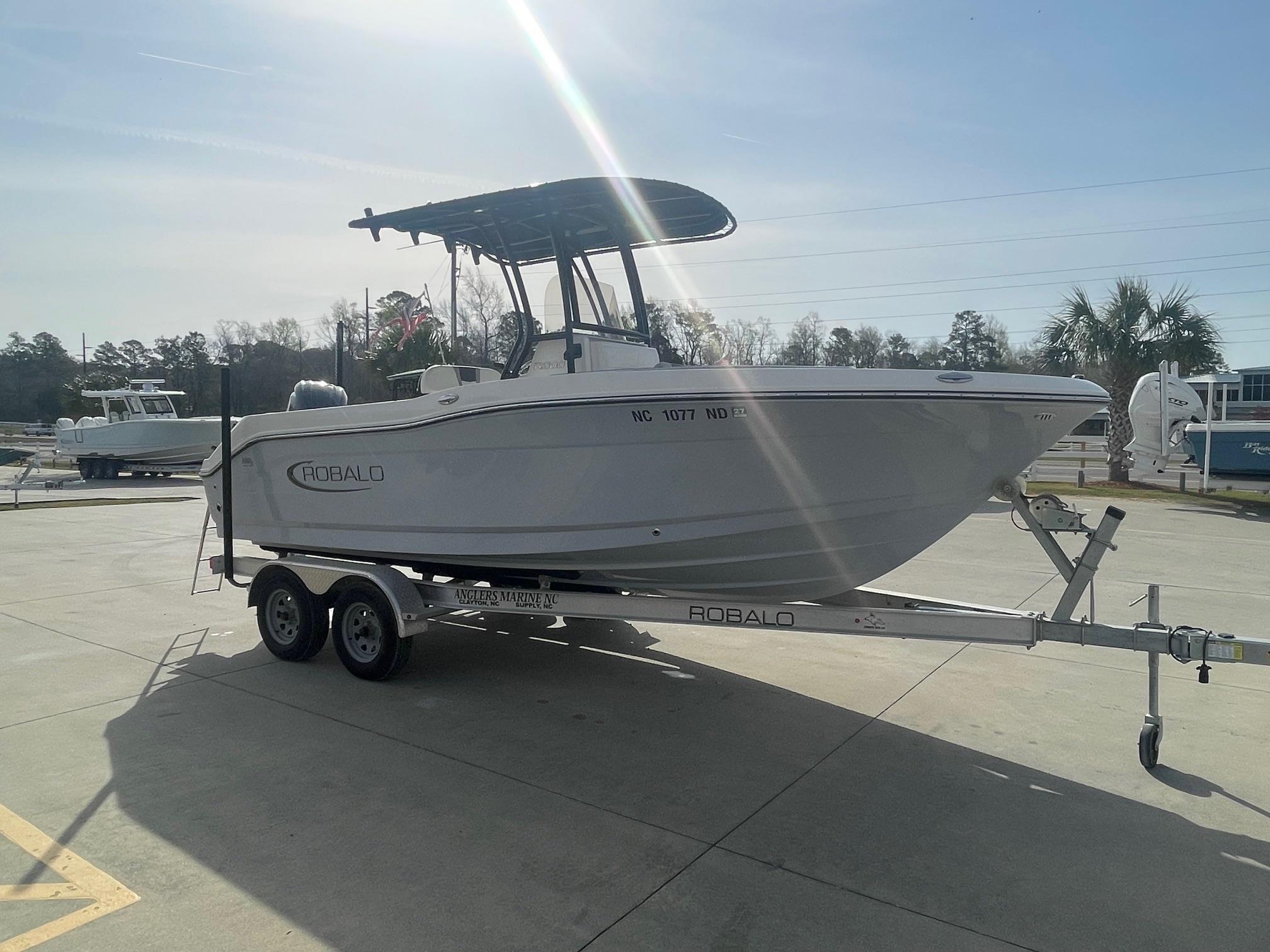 Used 2024 Robalo R200 Boat for Sale | Anglers Marine
