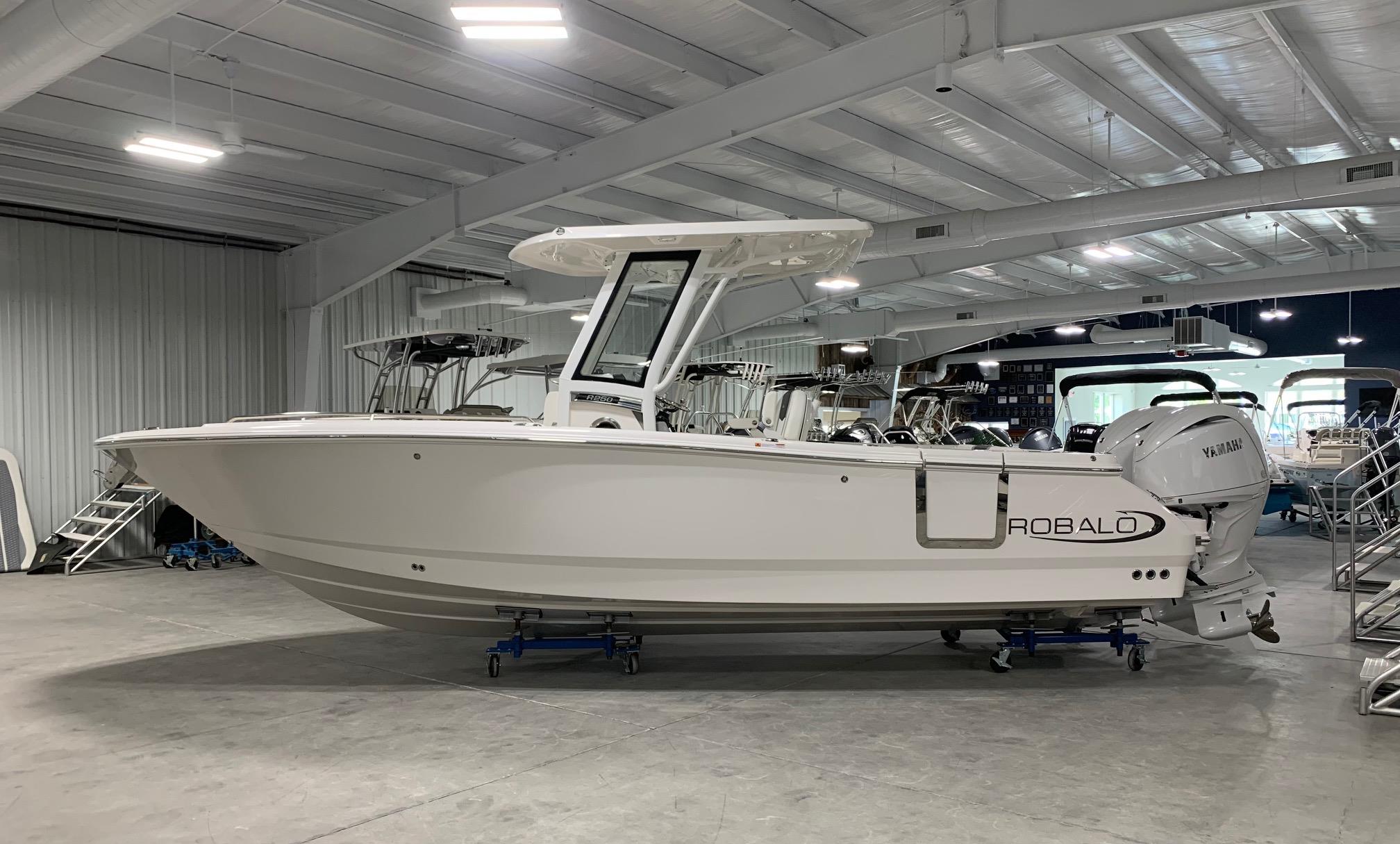 New 2024 Robalo R250 White Boat for Sale | Anglers Marine
