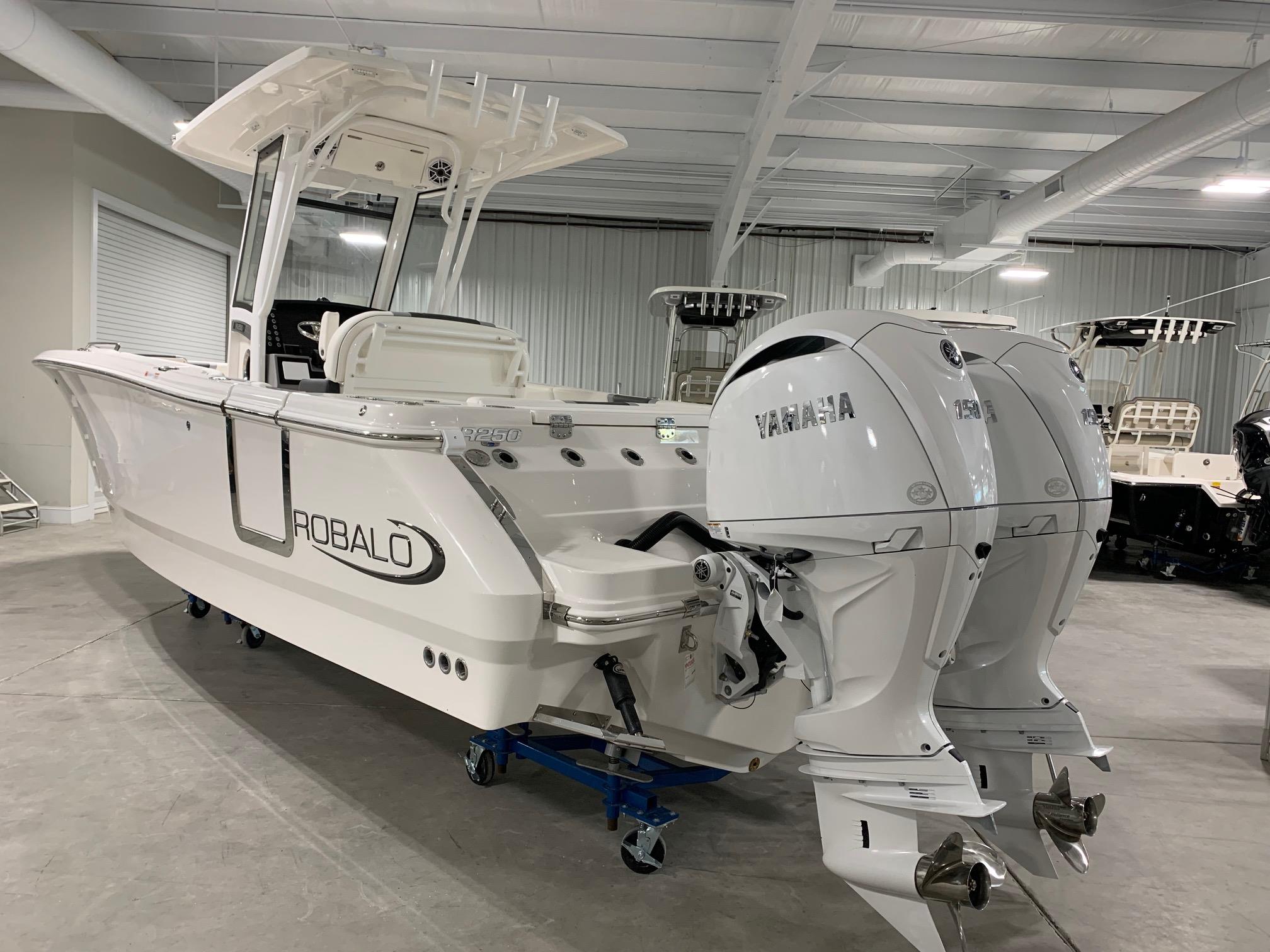New 2024 Robalo R250 White Boat for Sale | Anglers Marine