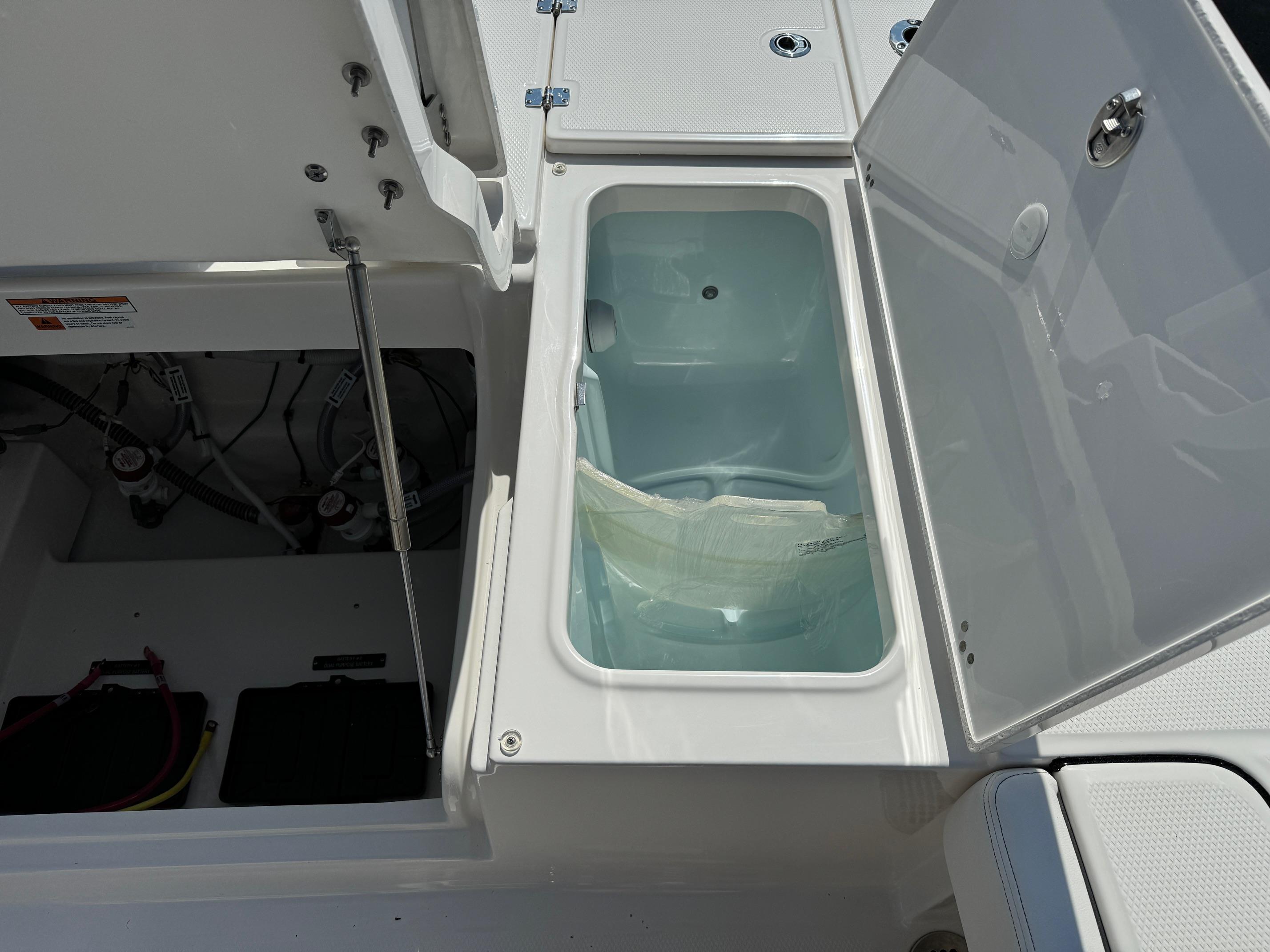 New 2025 Robalo 246 Cayman Shark Gray Boat for Sale | Anglers Marine