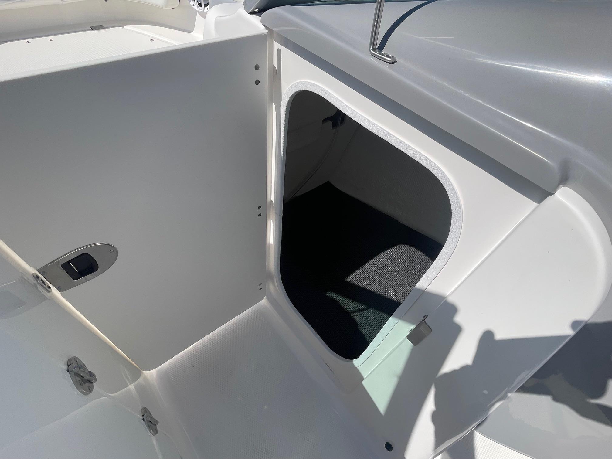 New 2025 Robalo R207 Biscayne Blue Boat for Sale | Anglers Marine