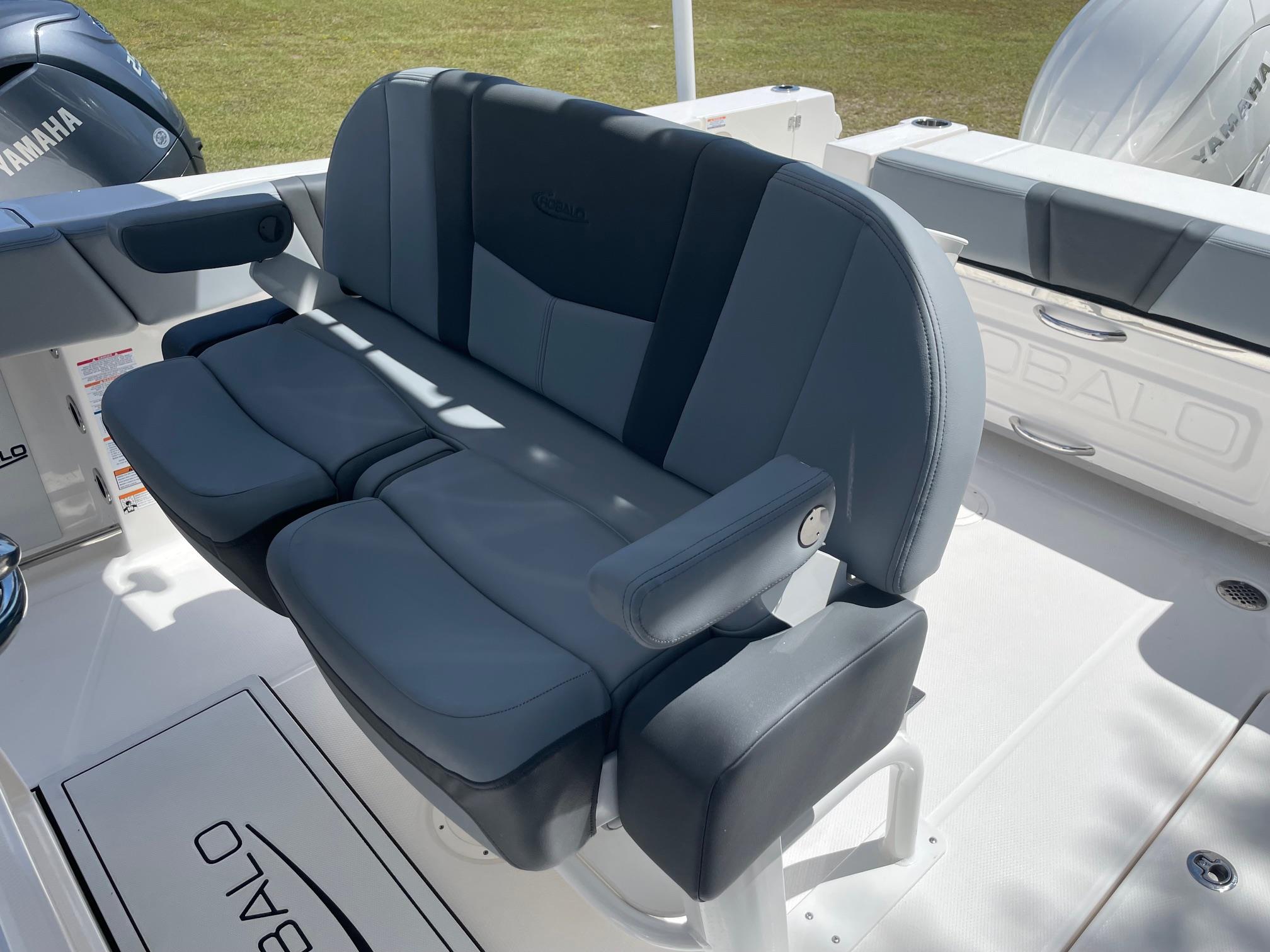 New 2025 Robalo R250 Alloy Gray Boat for Sale | Anglers Marine