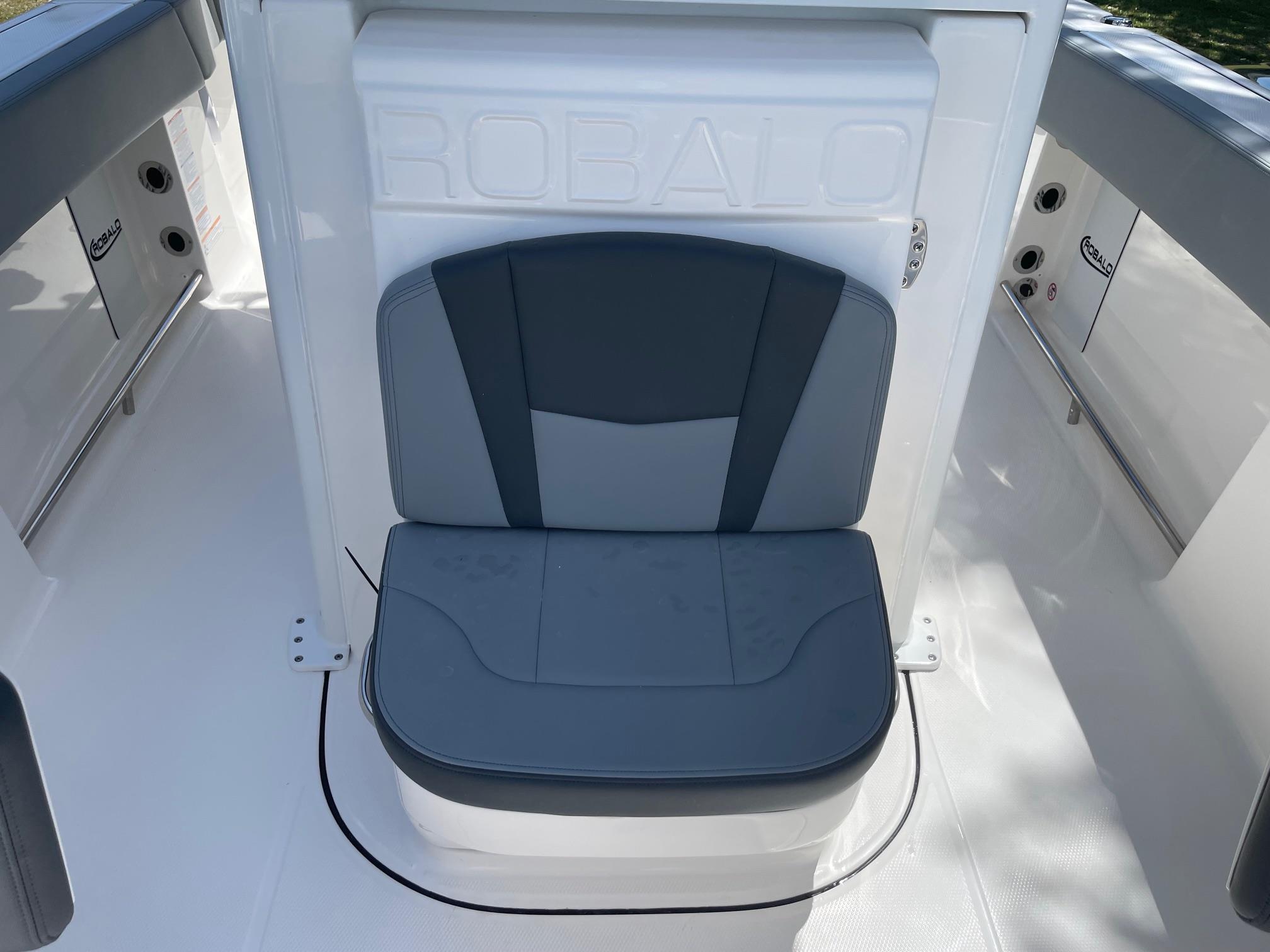 New 2025 Robalo R250 Alloy Gray Boat for Sale | Anglers Marine