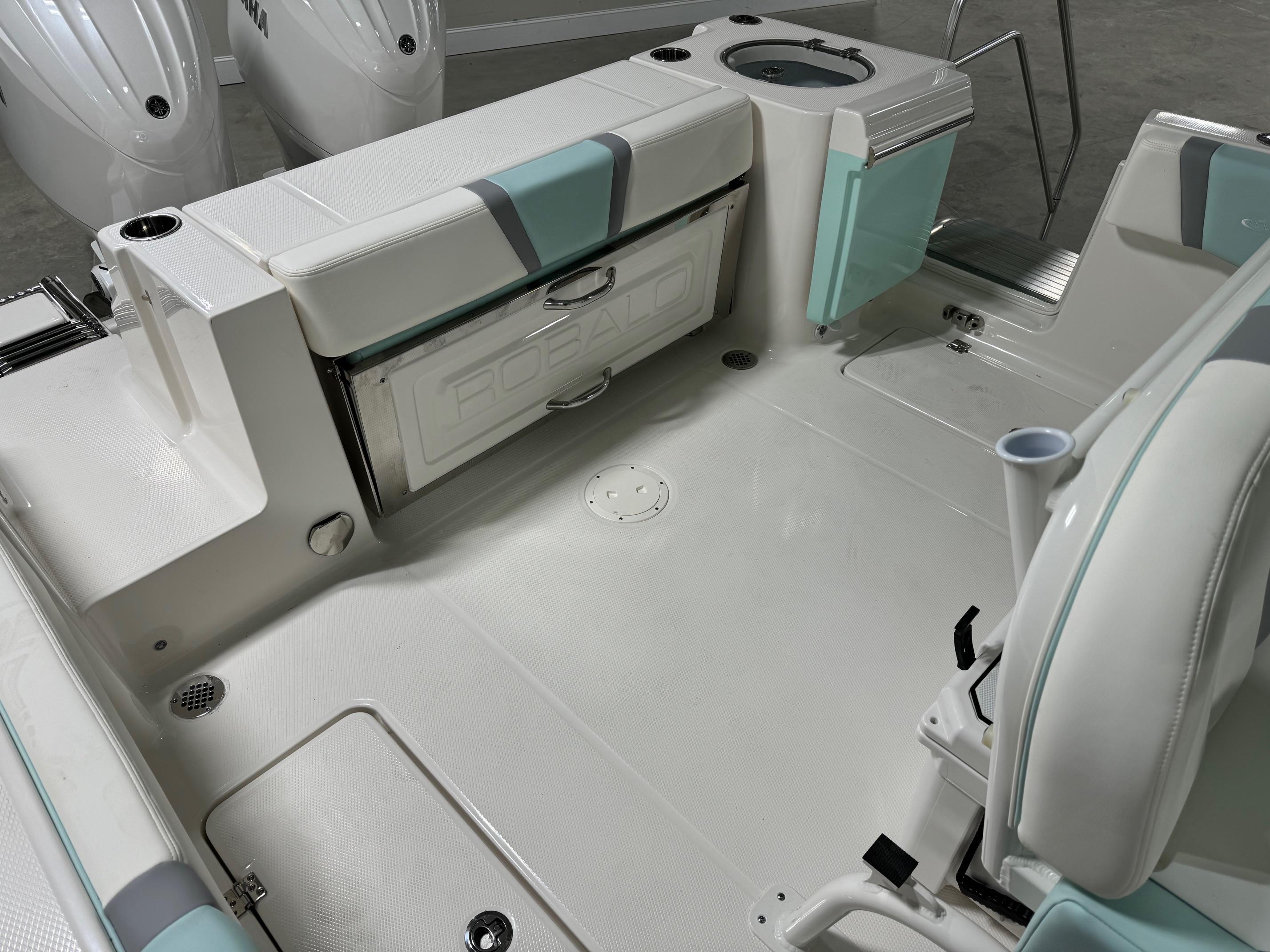 New 2025 Robalo R250 Seafoam Boat for Sale | Anglers Marine