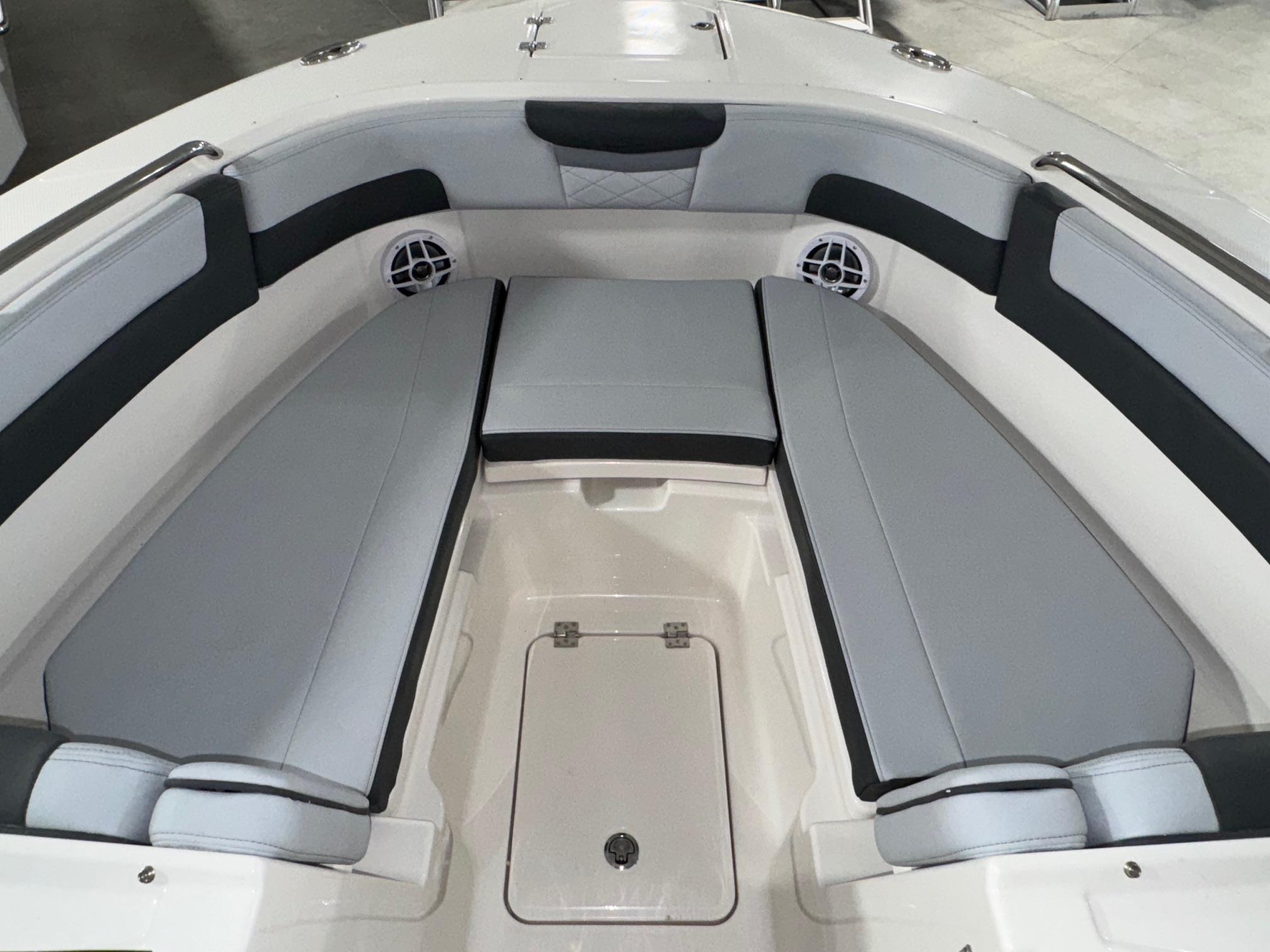 New 2026 Robalo R257 Alloy Gray/White Boat for Sale | Anglers Marine