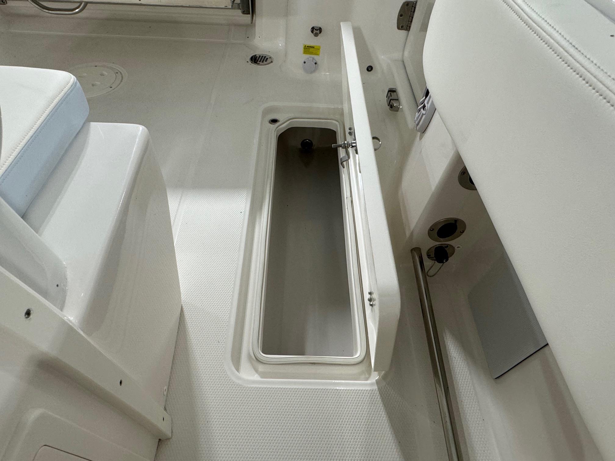 New 2025 Robalo R270 Ice Blue Boat for Sale | Anglers Marine