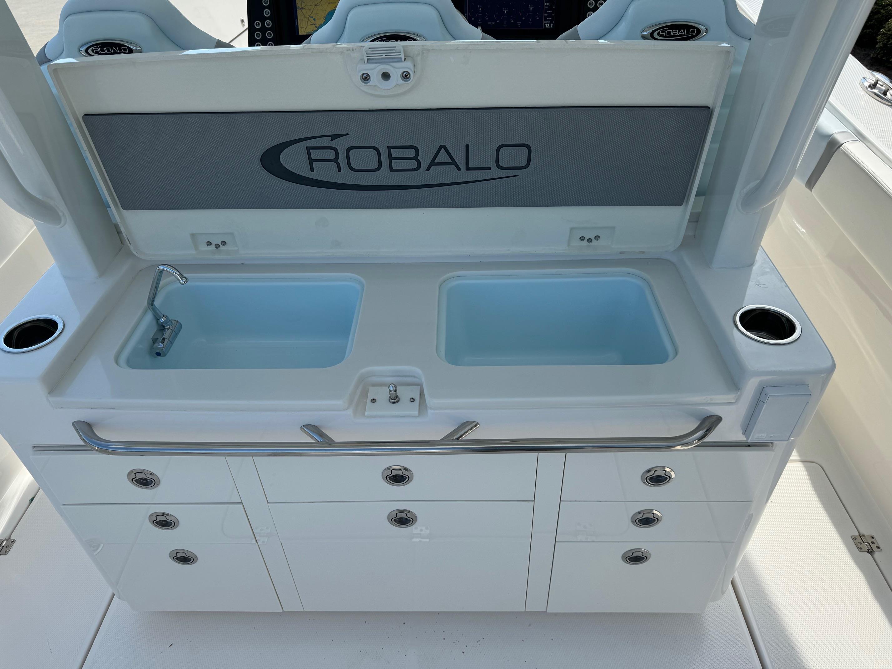 New 2025 Robalo R360 Ice Blue/White Boat for Sale | Anglers Marine
