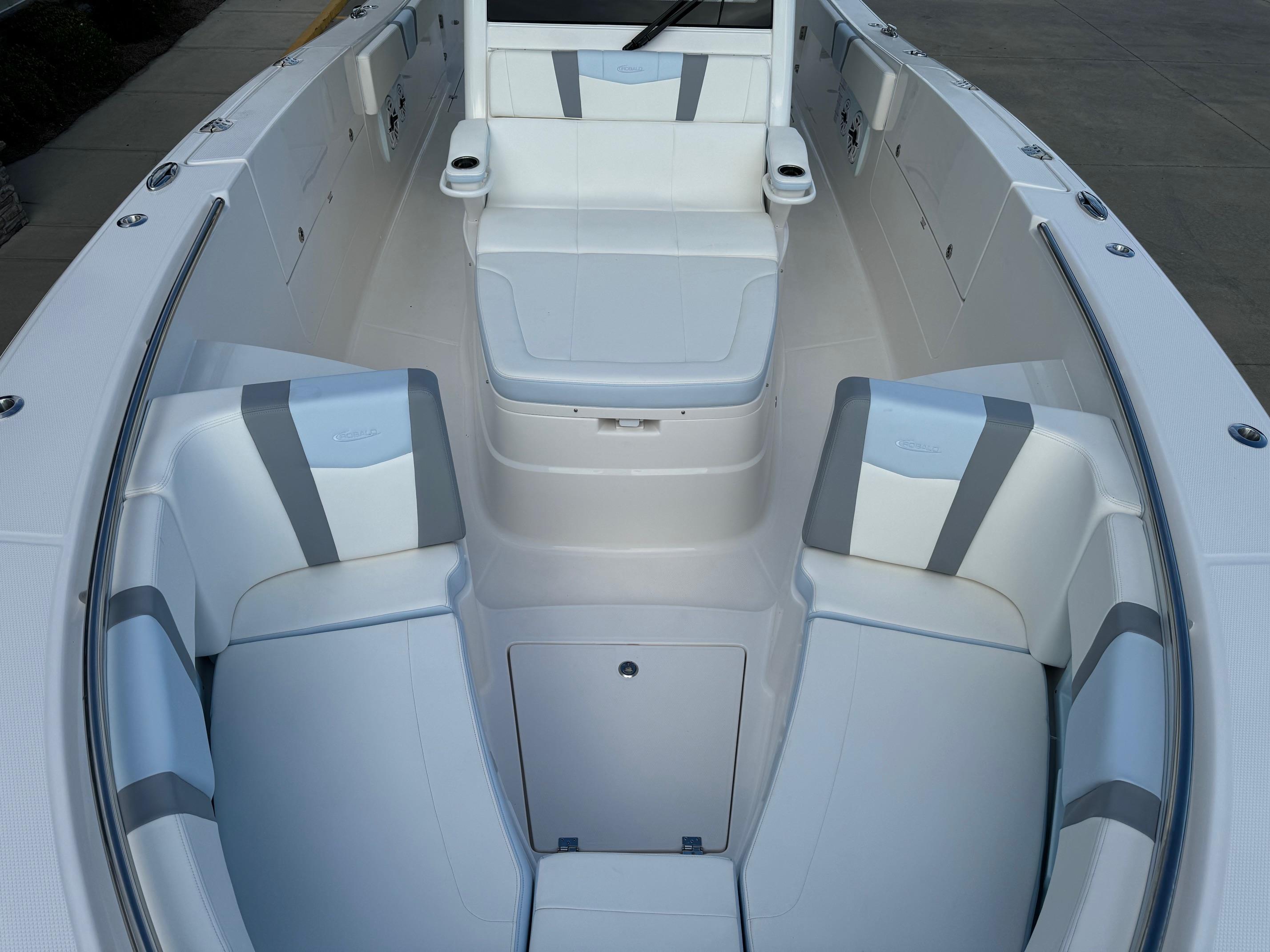 New 2025 Robalo R360 Ice Blue/White Boat for Sale | Anglers Marine