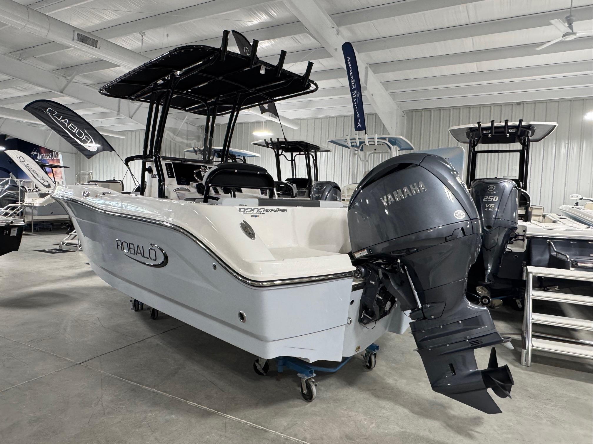 New 2026 Robalo 202 EX Alloy Gray Boat for Sale | Anglers Marine