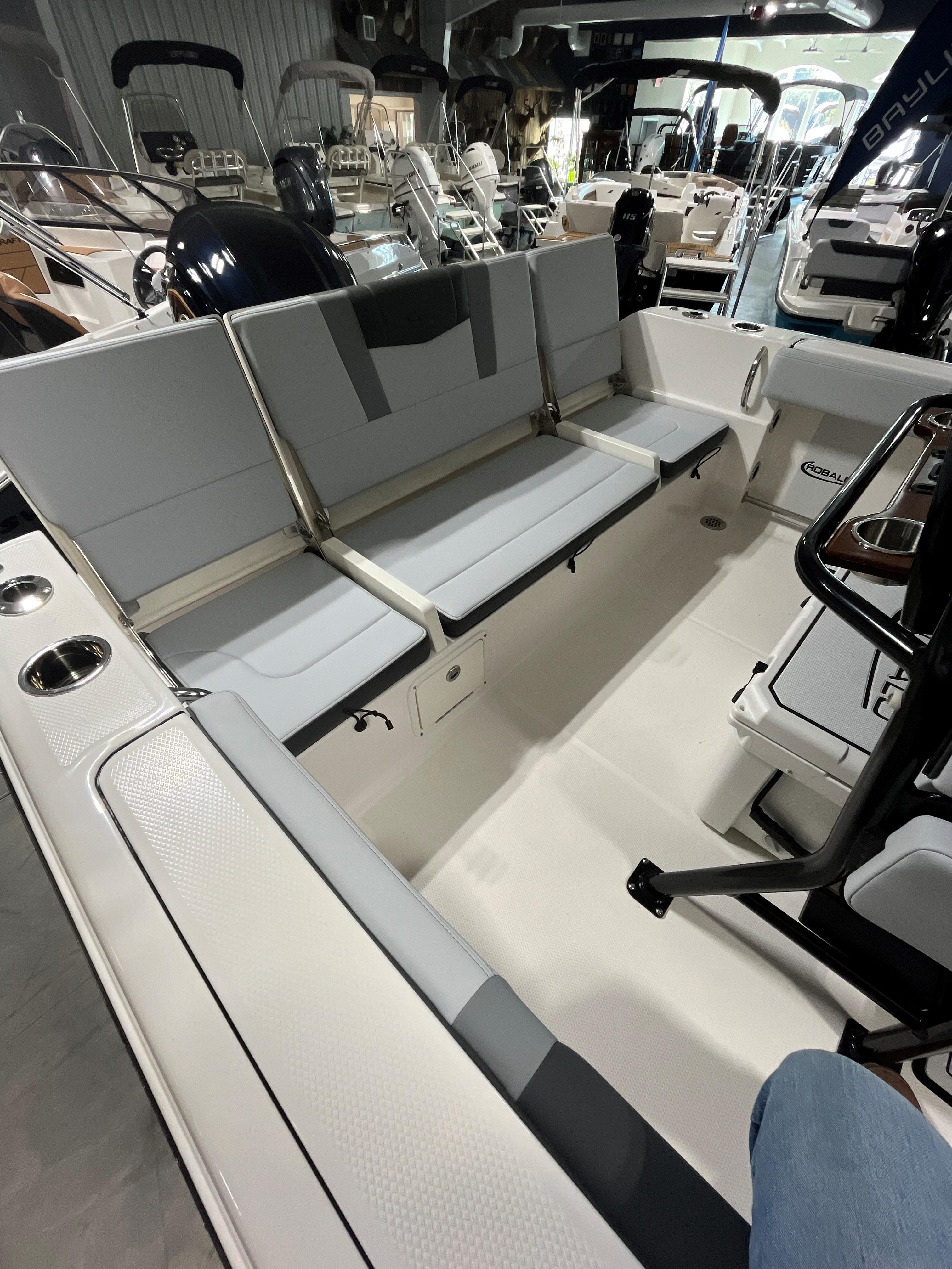 New 2026 Robalo R232 Explorer Deepwater Black Boat for Sale | Anglers ...