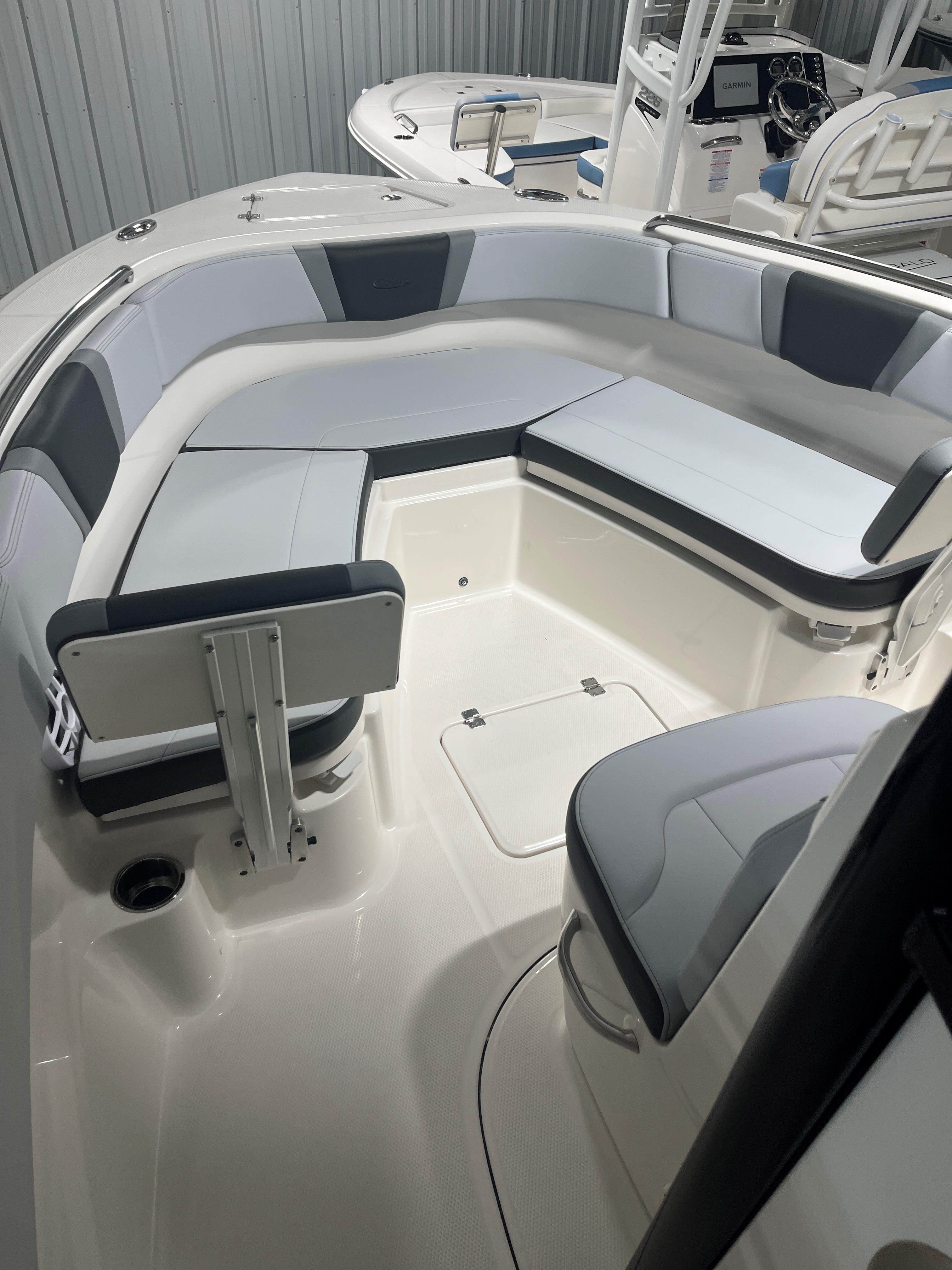 New 2026 Robalo R232 Explorer Deepwater Black Boat for Sale | Anglers ...