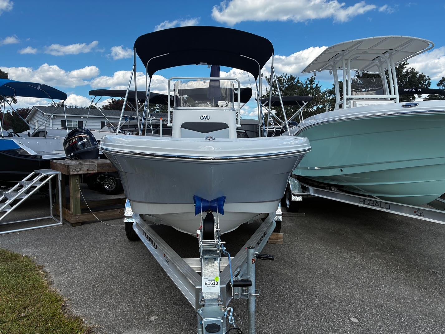 New 2026 Robalo R160 Alloy Gray/White Boat for Sale | Anglers Marine