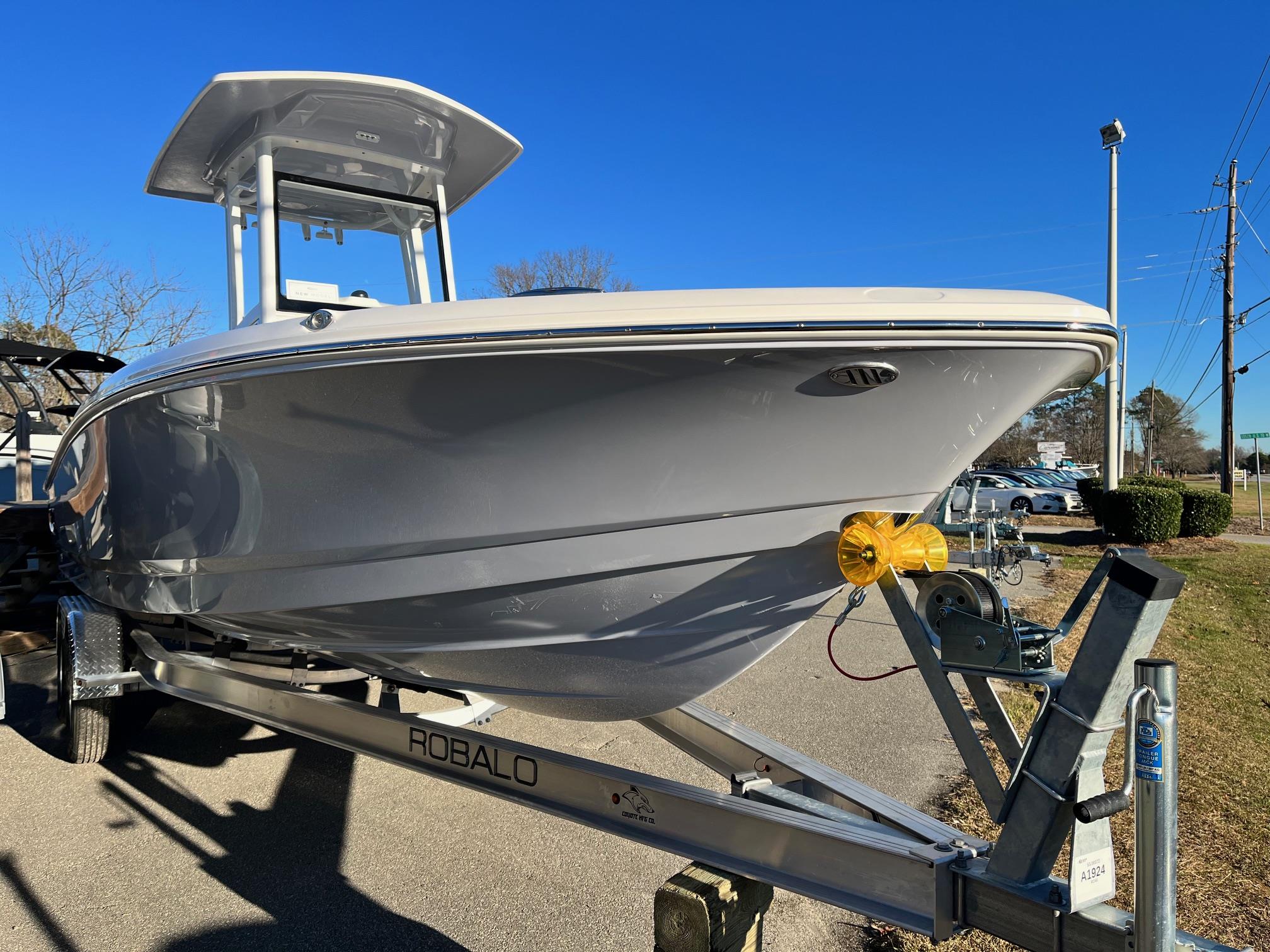 New 2024 Robalo 246 Cayman Solid Alloy Boat for Sale | Anglers Marine