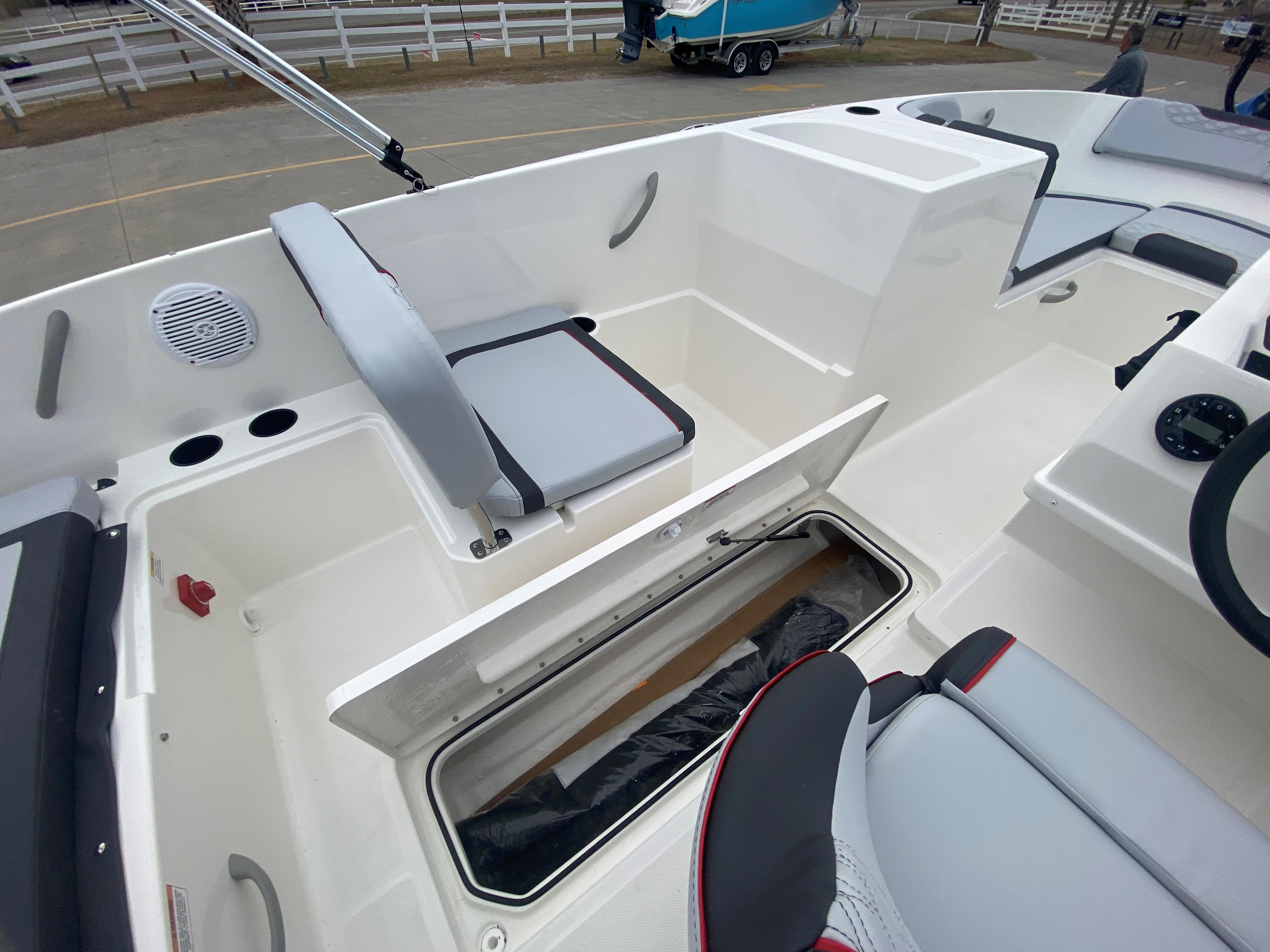 New 2024 Bayliner M19 Red Boat for Sale | Anglers Marine