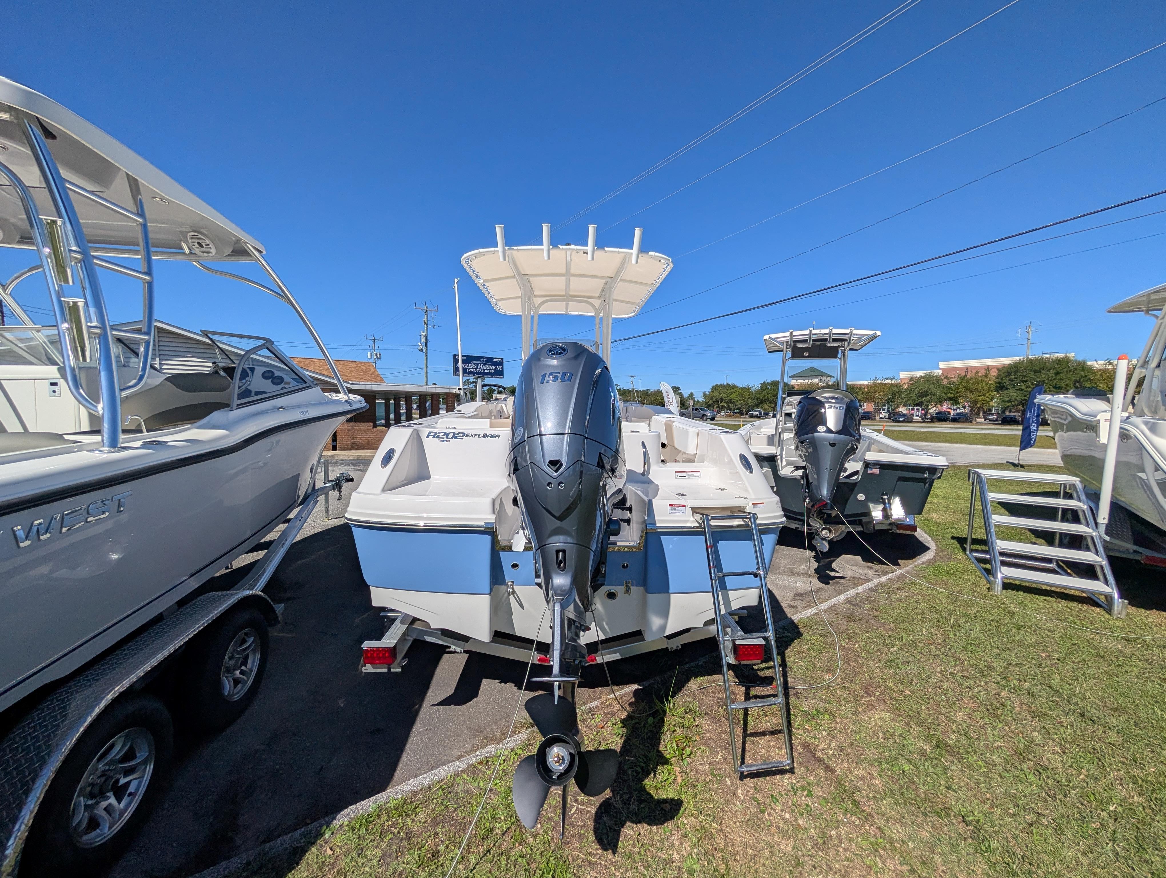 New 2026 Robalo R202 EX Steel Blue/White Boat for Sale | Anglers Marine
