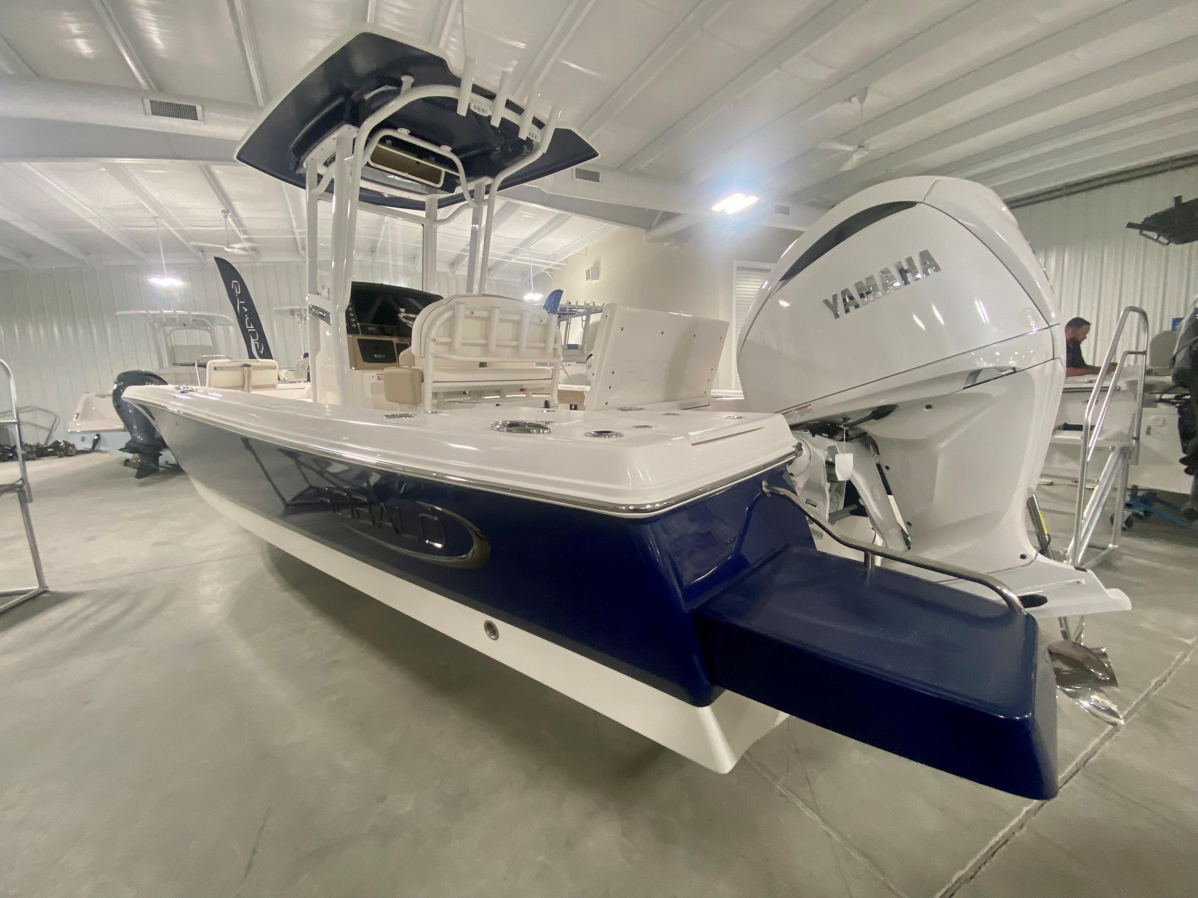 New 2024 Robalo 246 Cayman Biscayne Blue Boat for Sale | Anglers Marine