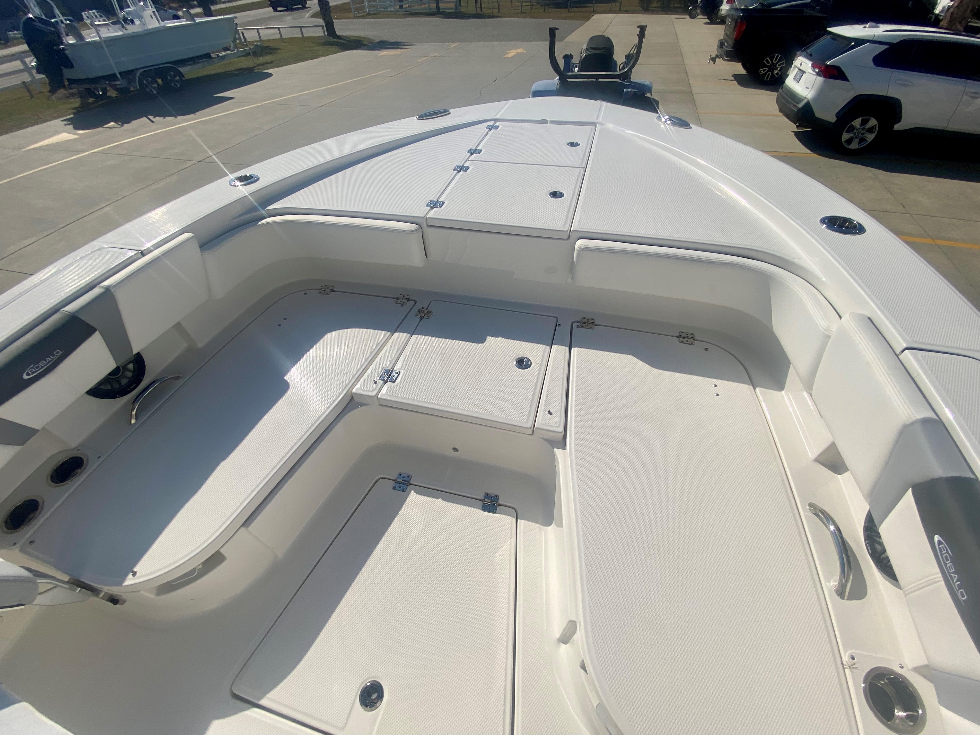 New 2025 Robalo 266 Cayman SkyDeck Boat for Sale | Anglers Marine