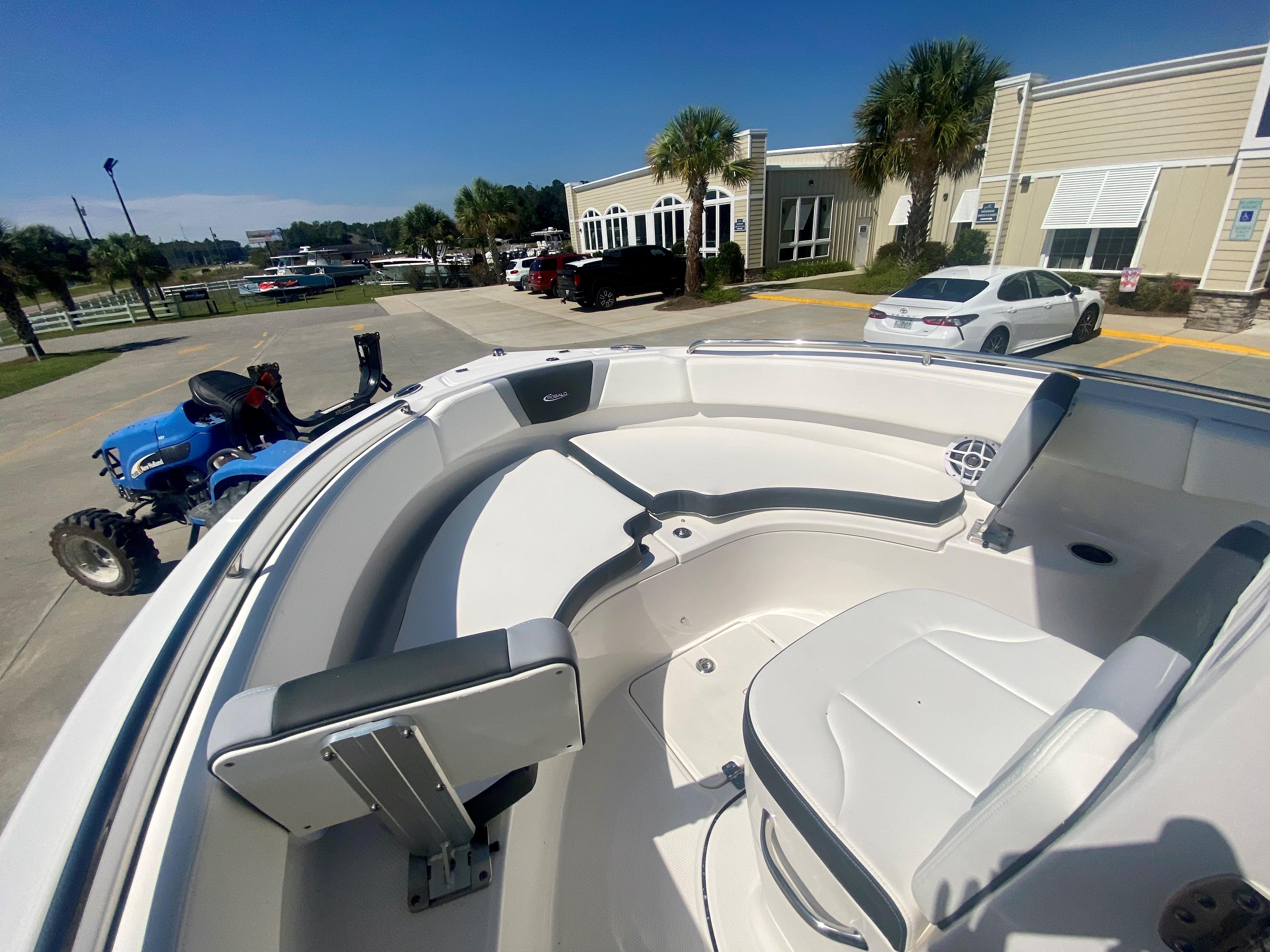 New 2024 Robalo R222 Alloy Gray Boat for Sale | Anglers Marine